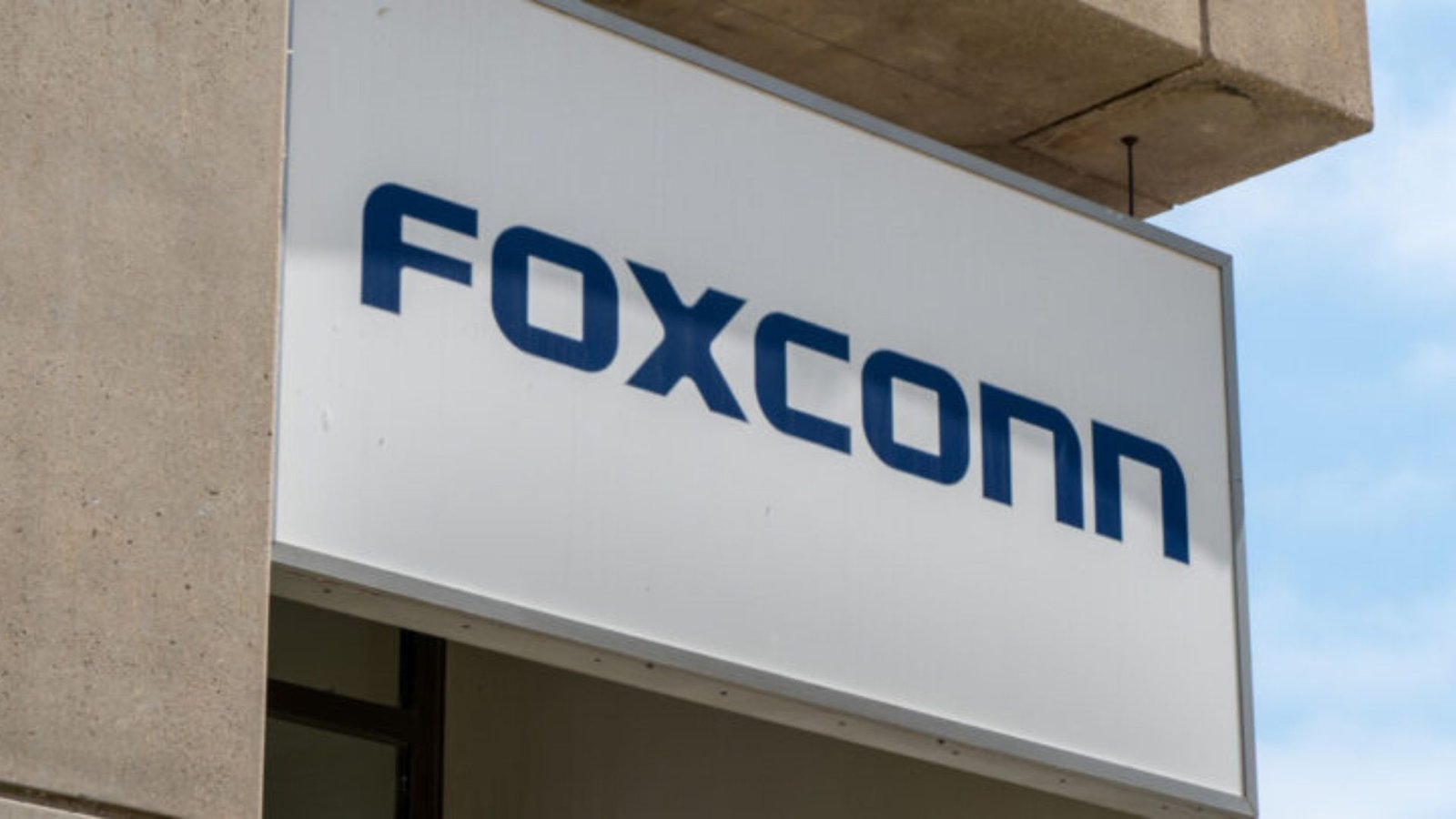 Foxconn's Q4 Revenue Surges Amidst AI Server Demand | APAC